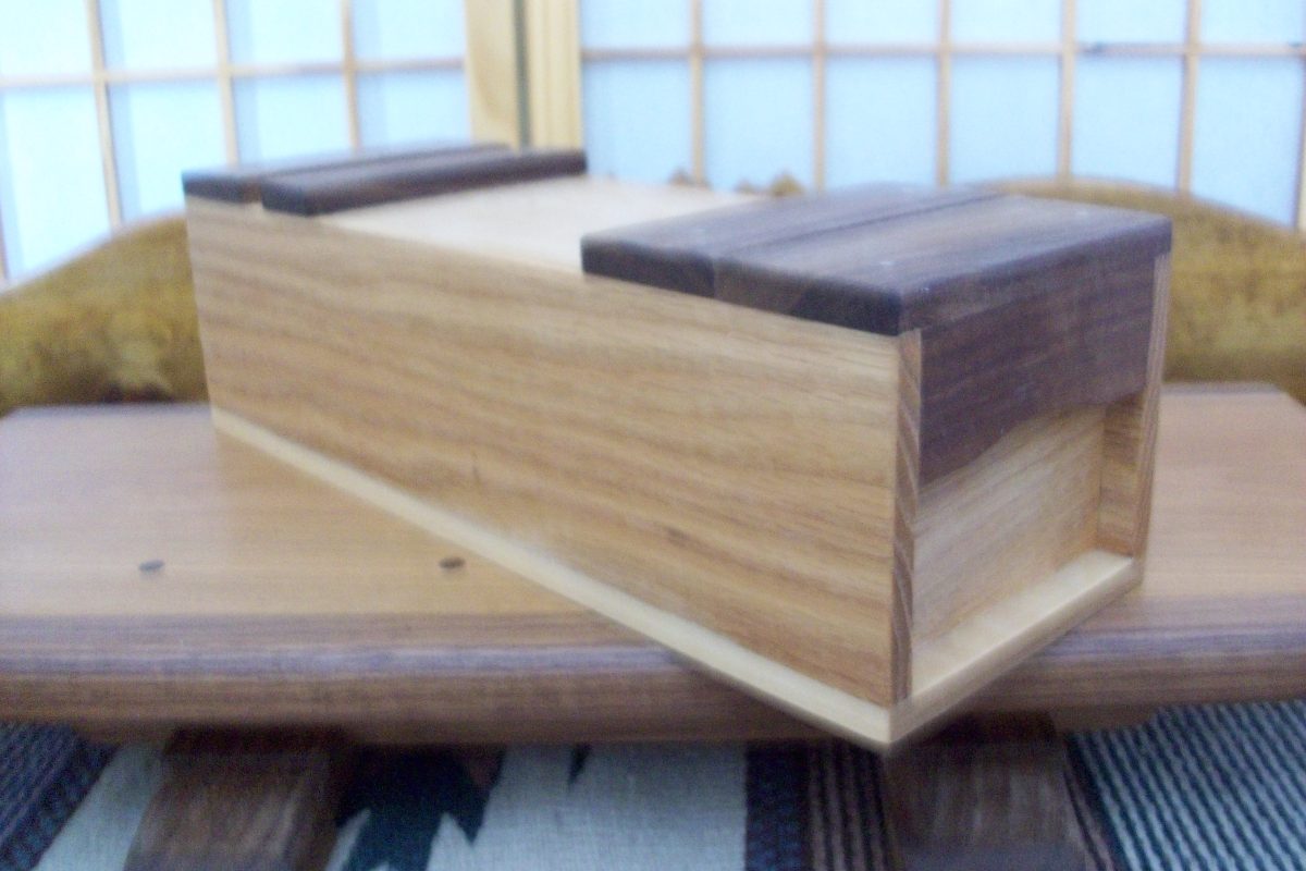 Japanese Tool box in Oak and Walnut